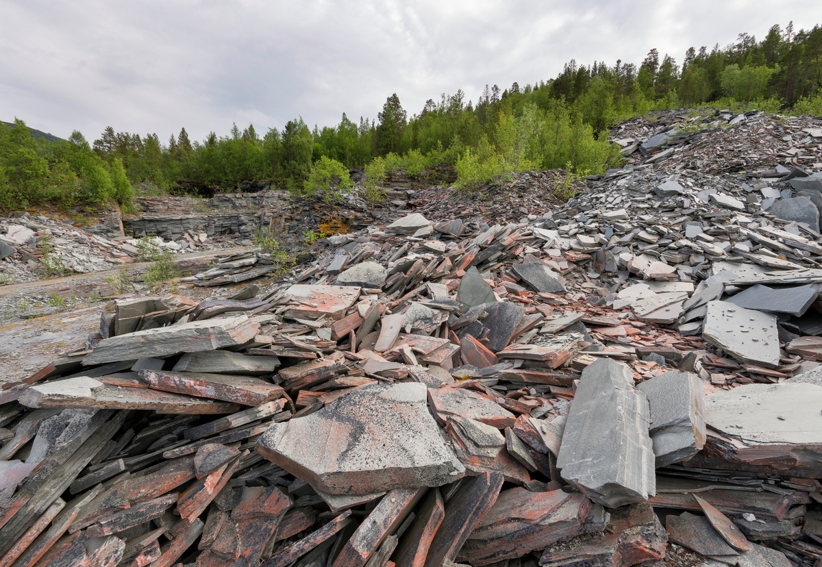 Skiferbrudd i Stilladalen, Alta, Finnmark. Steinbrudd for uttak av ...