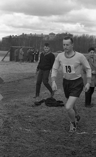 Modern Femkamp. Terränglöpning. - Miliseum / DigitaltMuseum