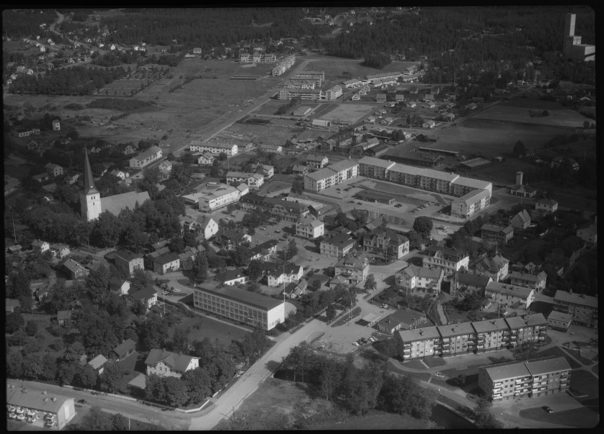 Flygfoto över Norberg, med Norbergs kyrkan. - Västmanlands läns museum ...