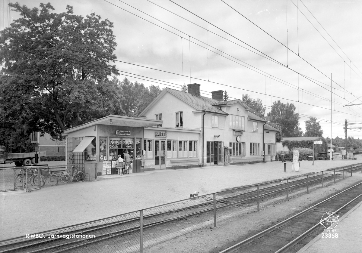 Järnvägsstationen i Rimbo. - Järnvägsmuseet / DigitaltMuseum