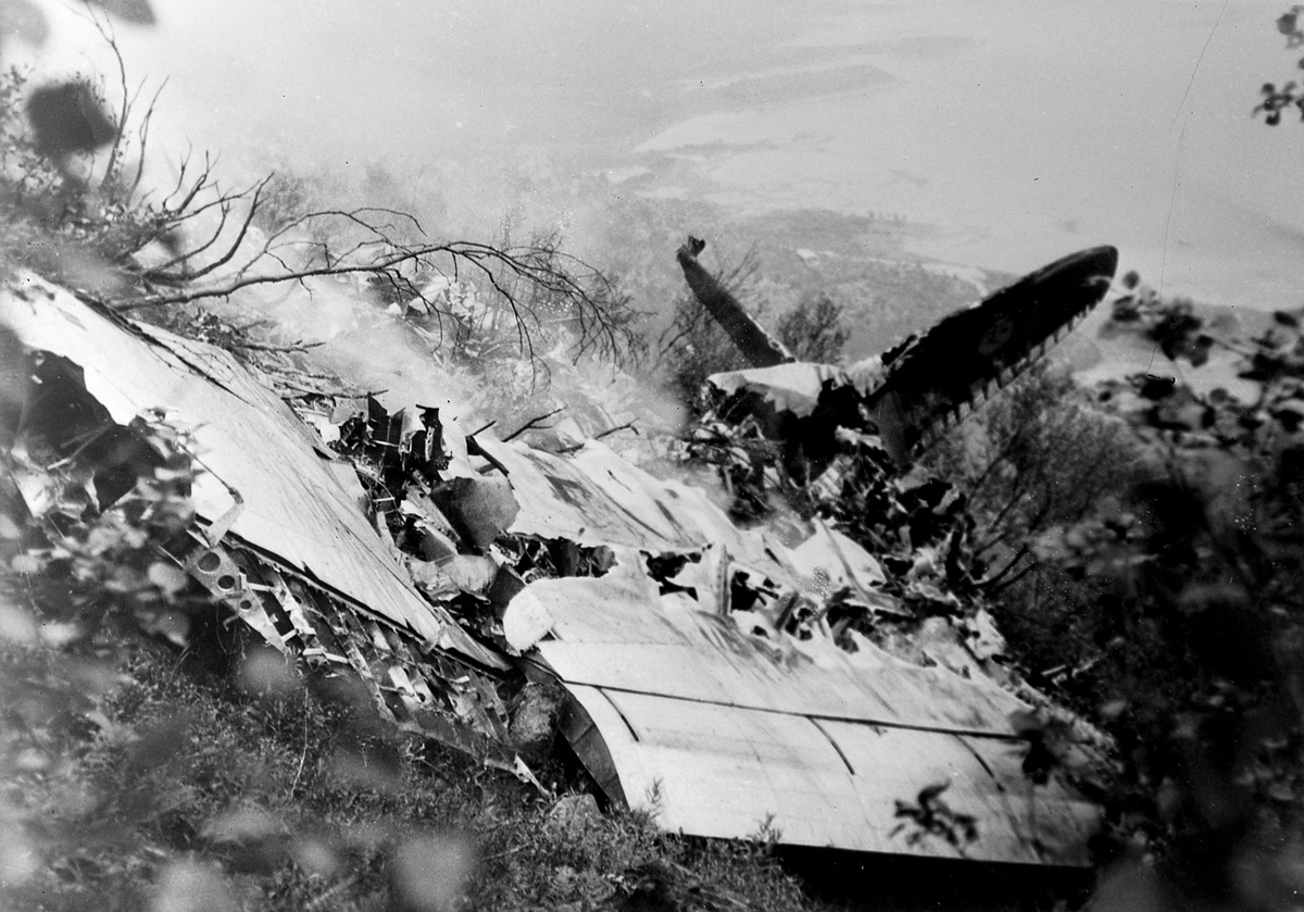 Flyulykke i Lødingen - Sverresborg Trøndelag Folkemuseum / DigitaltMuseum