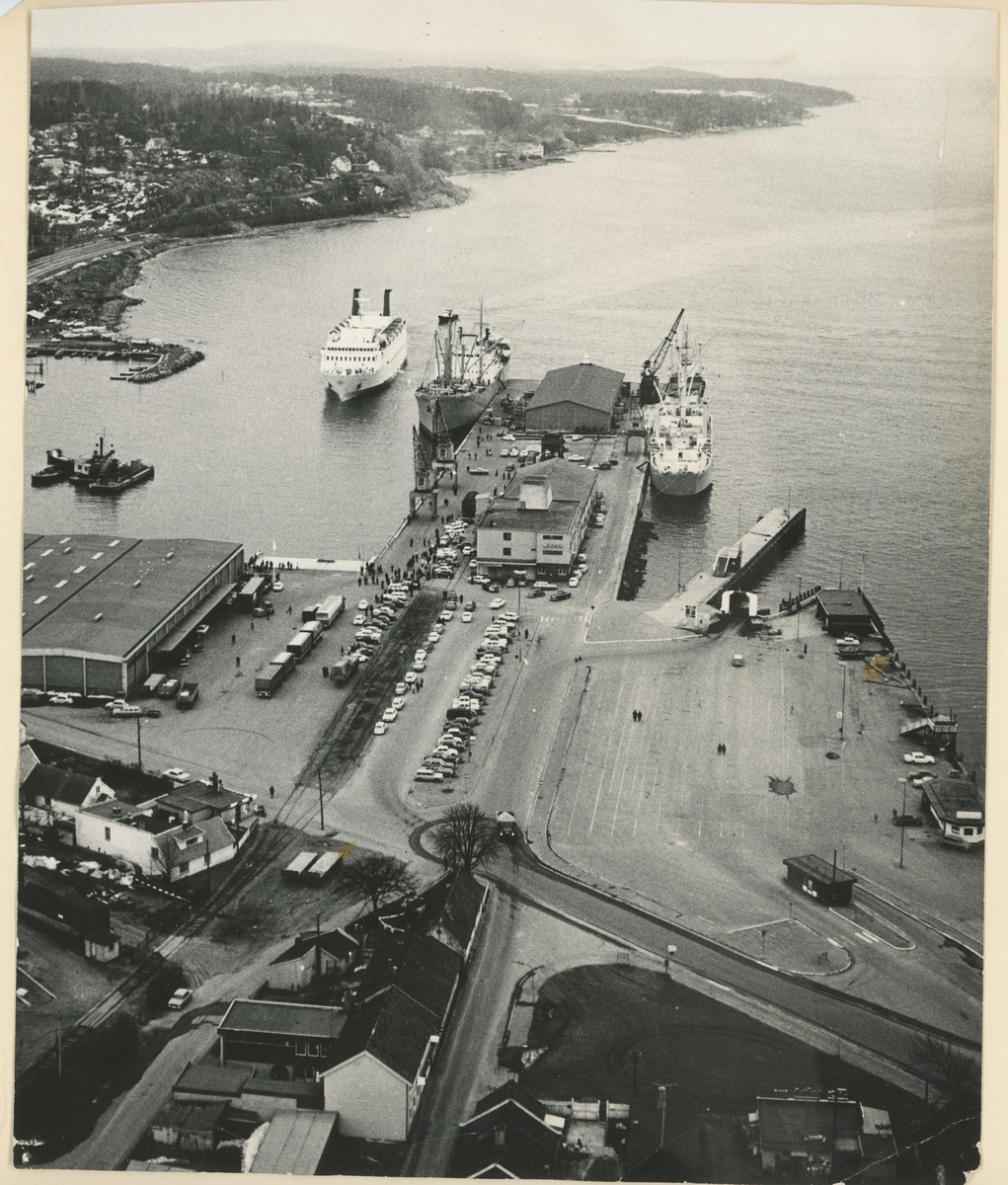 Værlebrygga (flyfoto) - Mossebibliotekene / DigitaltMuseum