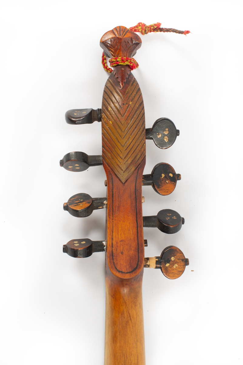 Hardingfele - Valdres Folkemuseum / DigitaltMuseum