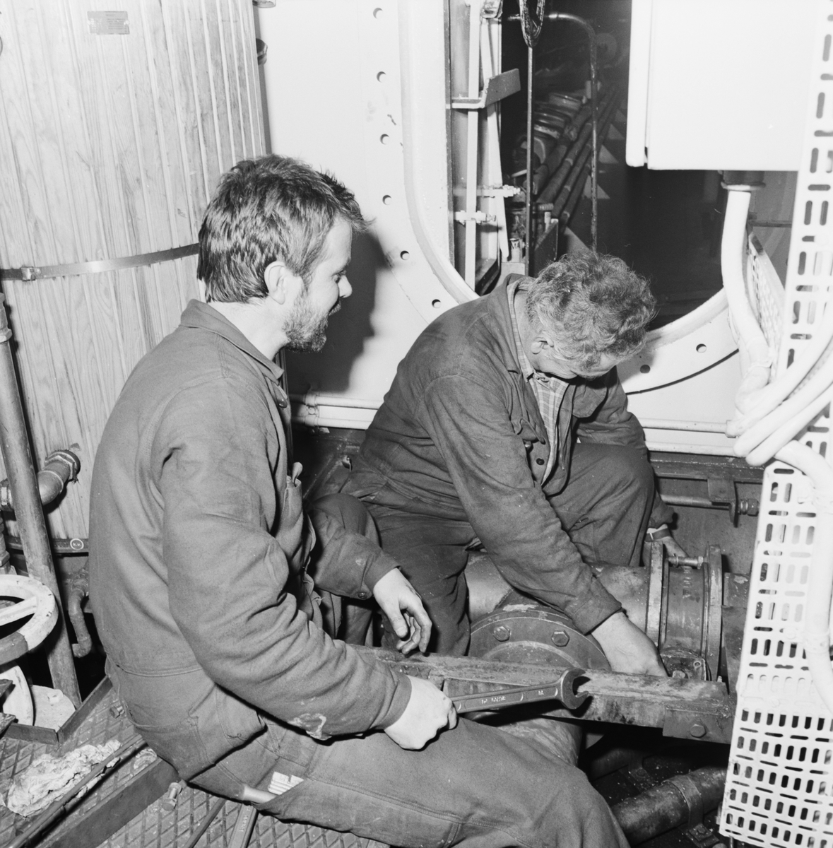 Arbetsbilder på Baltic Print i botten och maskinrum - Marinmuseum ...