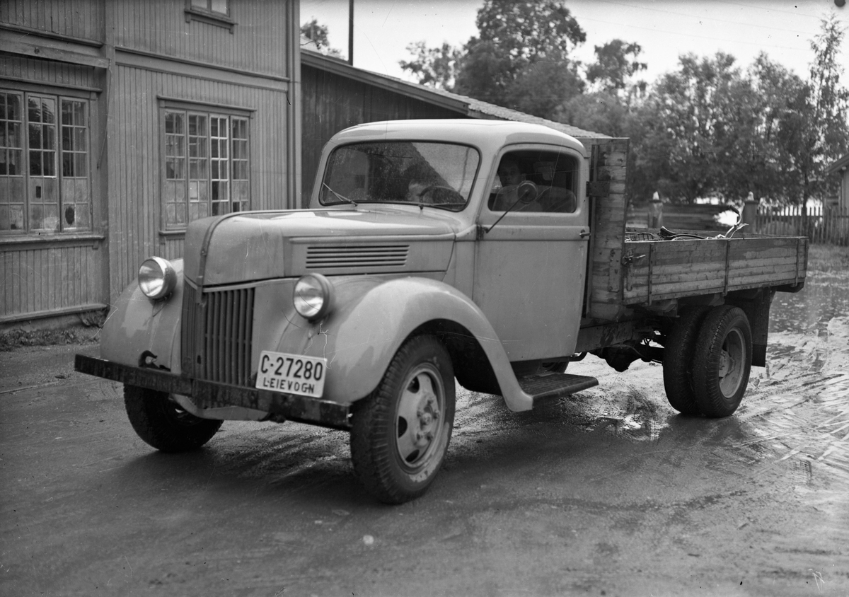 Lastebil. 15.02.2013: Lastebilen er en Tysk bygget Ford V3000S (hel ...