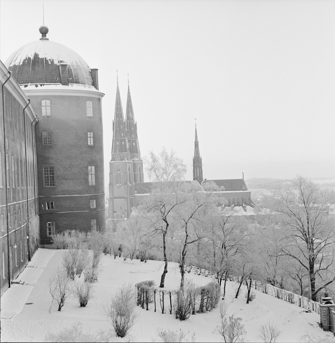Vinter - slottet, Uppsala december 1962 - Upplandsmuseet / DigitaltMuseum