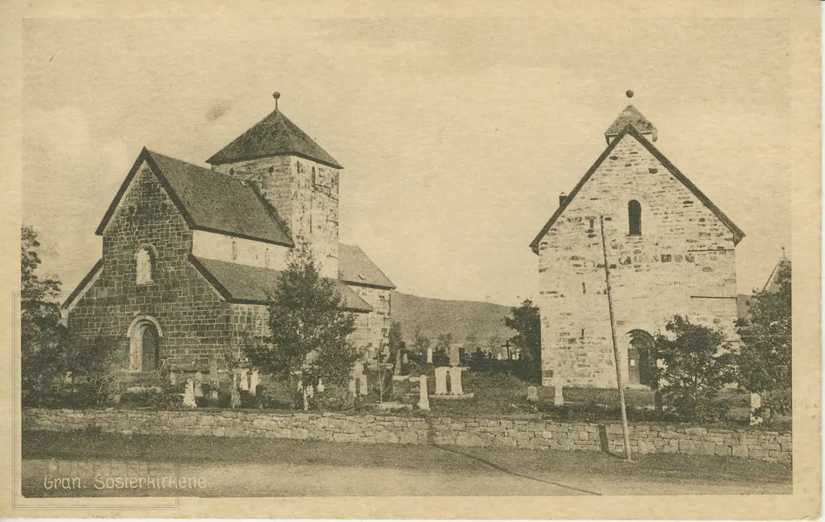 Søsterkirkene Gran - Hadeland Folkemuseum / DigitaltMuseum