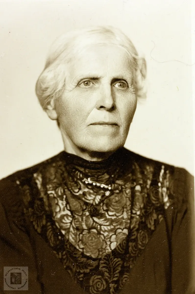 Portrett av Anna Foss. Bjelland. - Historiske Foto- Marnardal og ...
