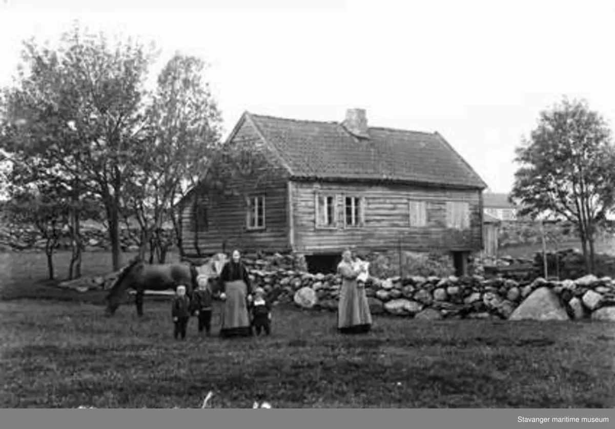 Stavangerfotografen Julie Lund - Museum Stavanger / DigitaltMuseum