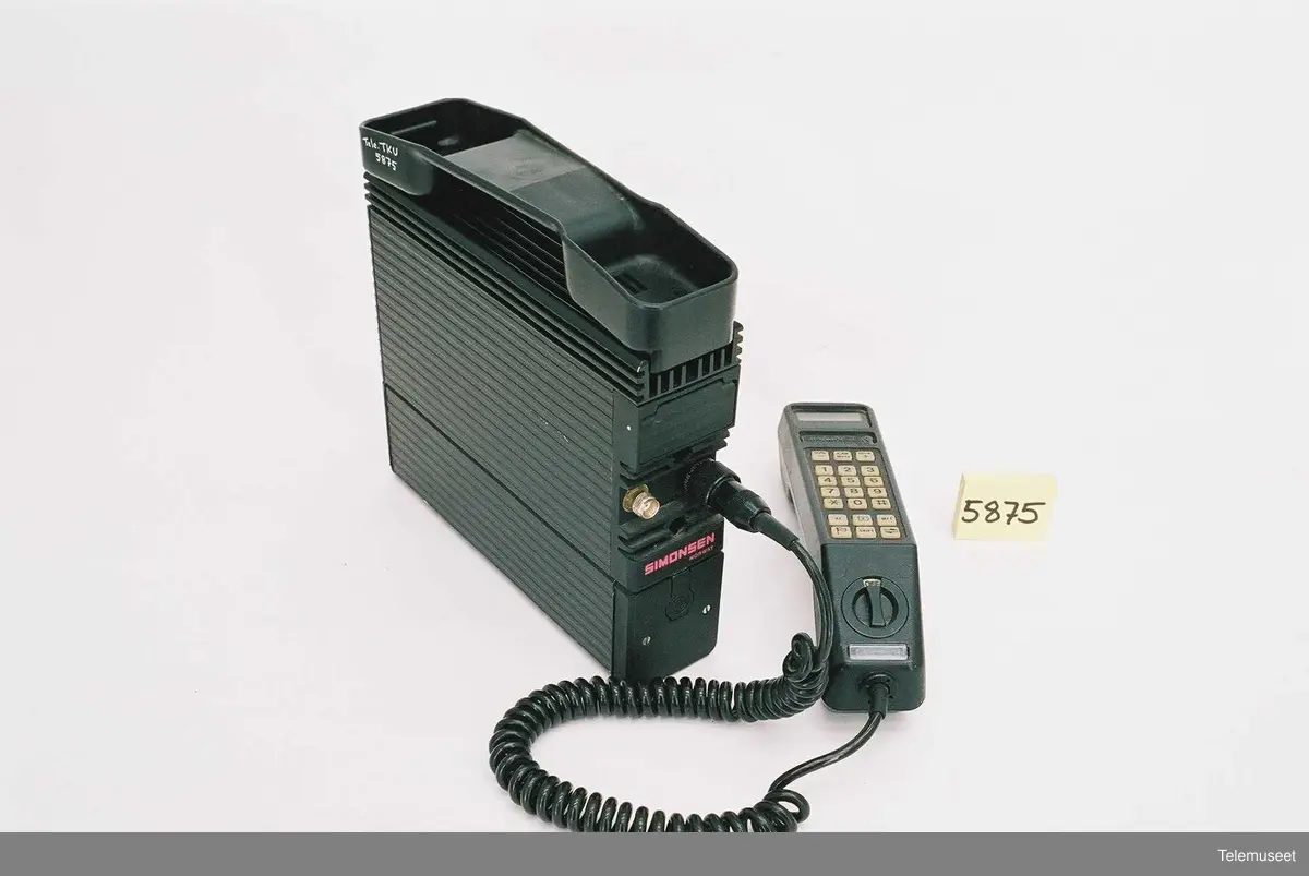 Mobiltelefon - Norsk Teknisk Museum / DigitaltMuseum