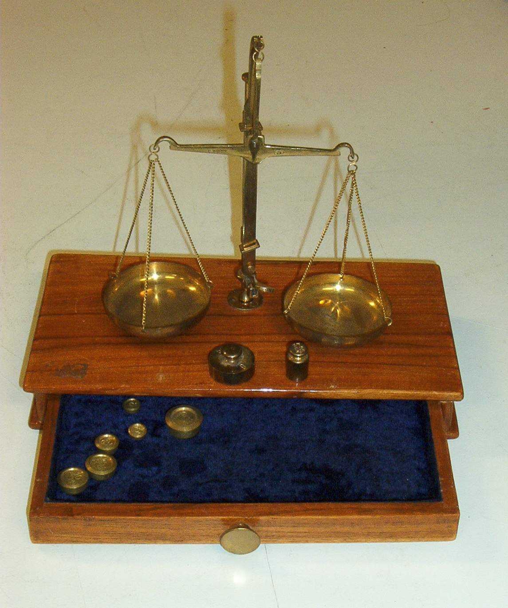 Hasjvekt - Justismuseet / DigitaltMuseum