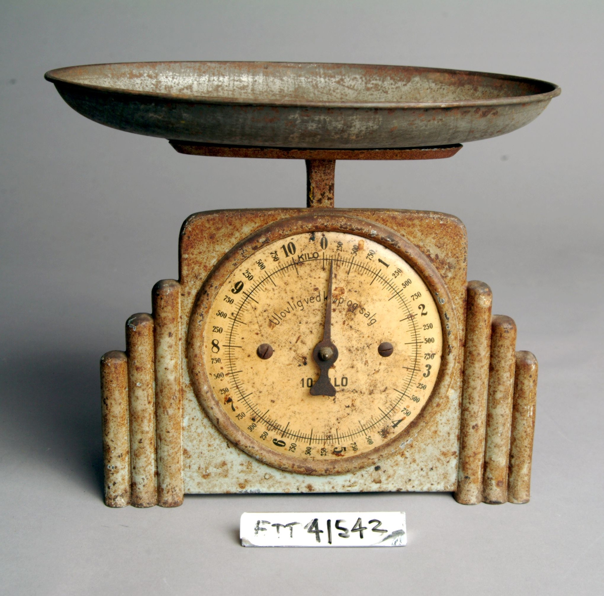 Vekt - Sverresborg Trøndelag Folkemuseum / DigitaltMuseum