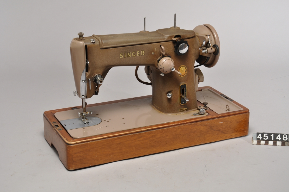 Symaskin - Tekniska museet / DigitaltMuseum