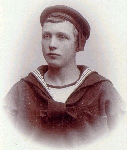 Karl Törngren i uniform från exercistiden 1897 vid Kungl. Flottan i ...