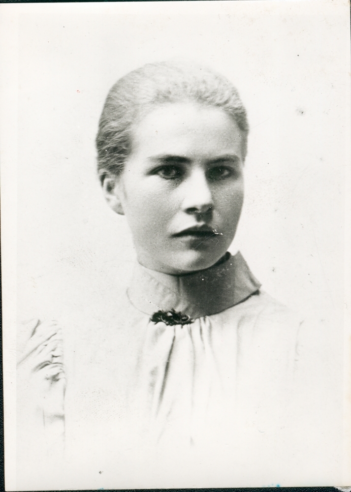 Portrett. Tanke-Hansen Nikoline, født Høynes, lærerinne. - Helgeland ...