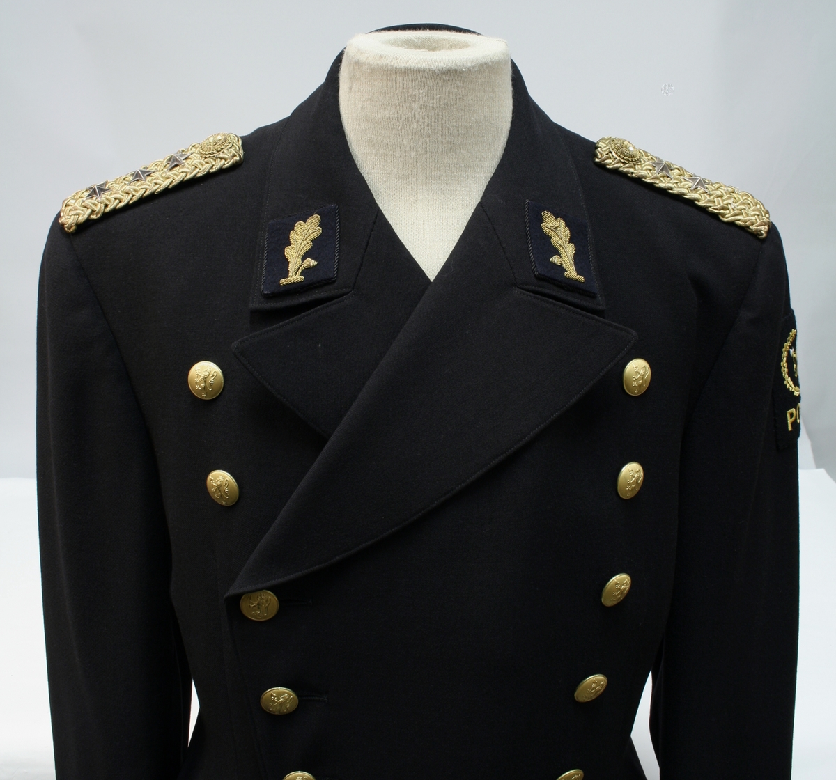 Politiuniform M/1963 - Justismuseet / DigitaltMuseum