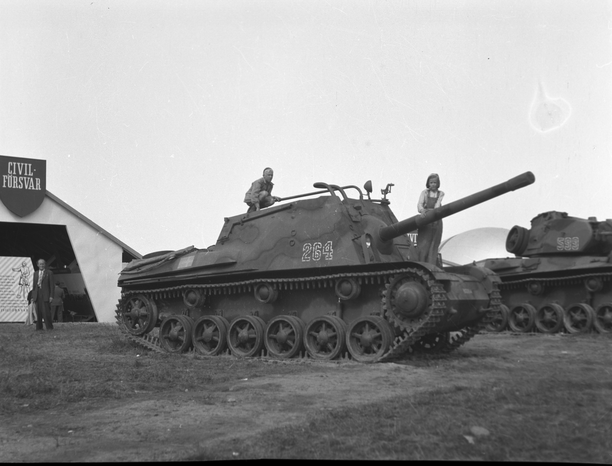 Civilförsvarets utställning. Gävleutställningen vid Travbanan ...