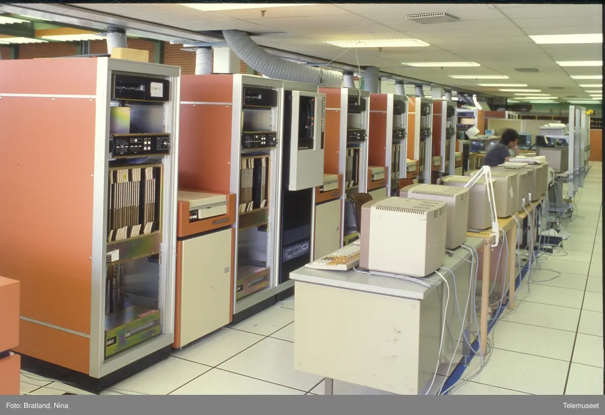 Datamaskiner Norsk Data - Norsk Teknisk Museum / DigitaltMuseum