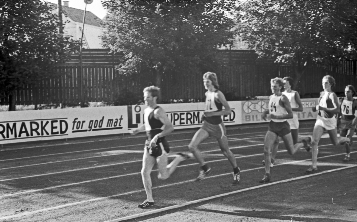 Friidrett. Lengdehopp, løp, kulestøt og høydehopp. - Haugalandmuseet ...