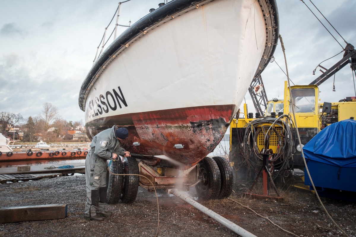 Sjöräddningskryssaren Bernhard Ingelsson bygg 1945. Blästras och målas ...