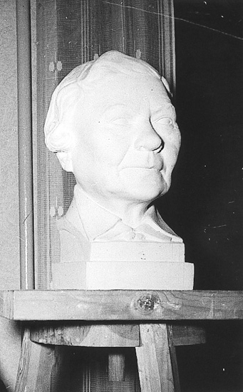 Byst av Lisa Persson Nikkela, Digerberget, tillverkad av Nina eller ...