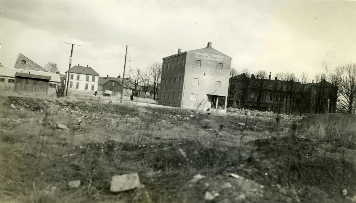 Fredrikstad, Vestsiden, Seiersten, Fredrikstad Kornmølle (stor bygning ...