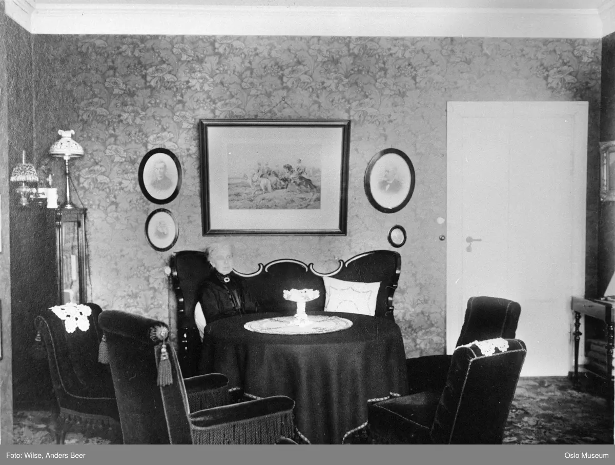 Elise Nygaard i Drammensveien 99. - Oslo Museum / DigitaltMuseum