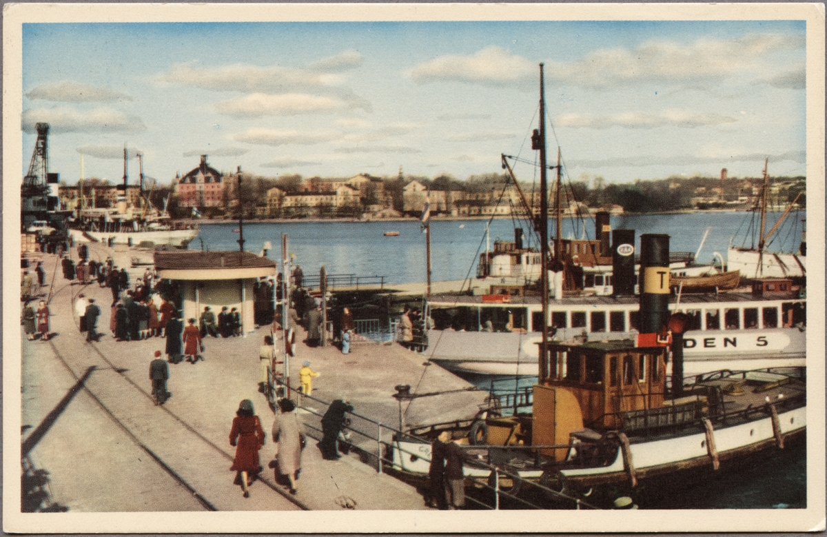 Skeppsbron med Djurgårdsfärjan. - Järnvägsmuseet / DigitaltMuseum