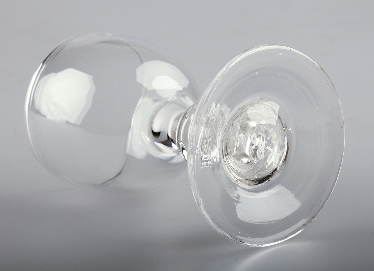 glass - Mjøsmuseet / DigitaltMuseum