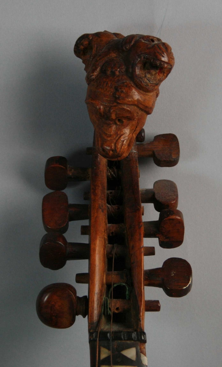 Hardingfele - Ringve Musikkmuseum / DigitaltMuseum