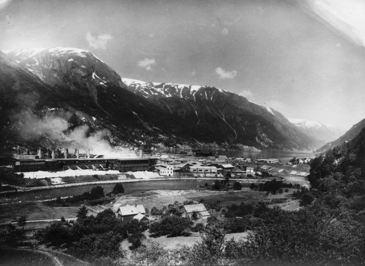 Oversiktsbilete, Odda sentrum, Hjøllo bruk 2, Oddafabrikkane, Odda ...