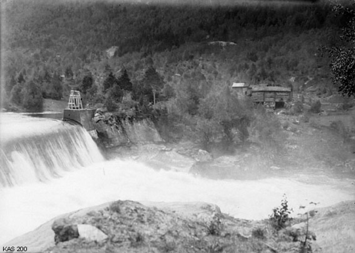 Foss, bygninger, dam, løftedam. Stavemsfossen i Rauma, - Anno Norsk ...