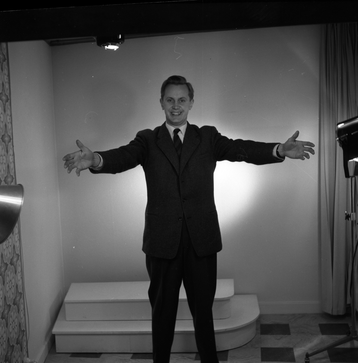 Reklambild med herr Stig Sjögren från Huskvarna. - Jönköpings läns ...