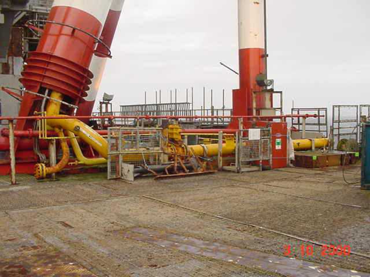 204-18 Main Deck - Vent Stack - Grating - Norsk Oljemuseum / DigitaltMuseum