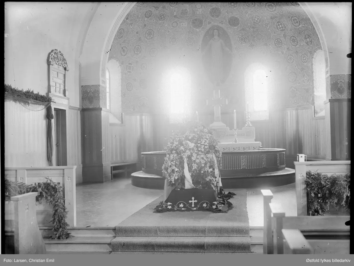 Begravelse i Tune kirke, Sarpsborg i mars 1932. Begravelsen til ...