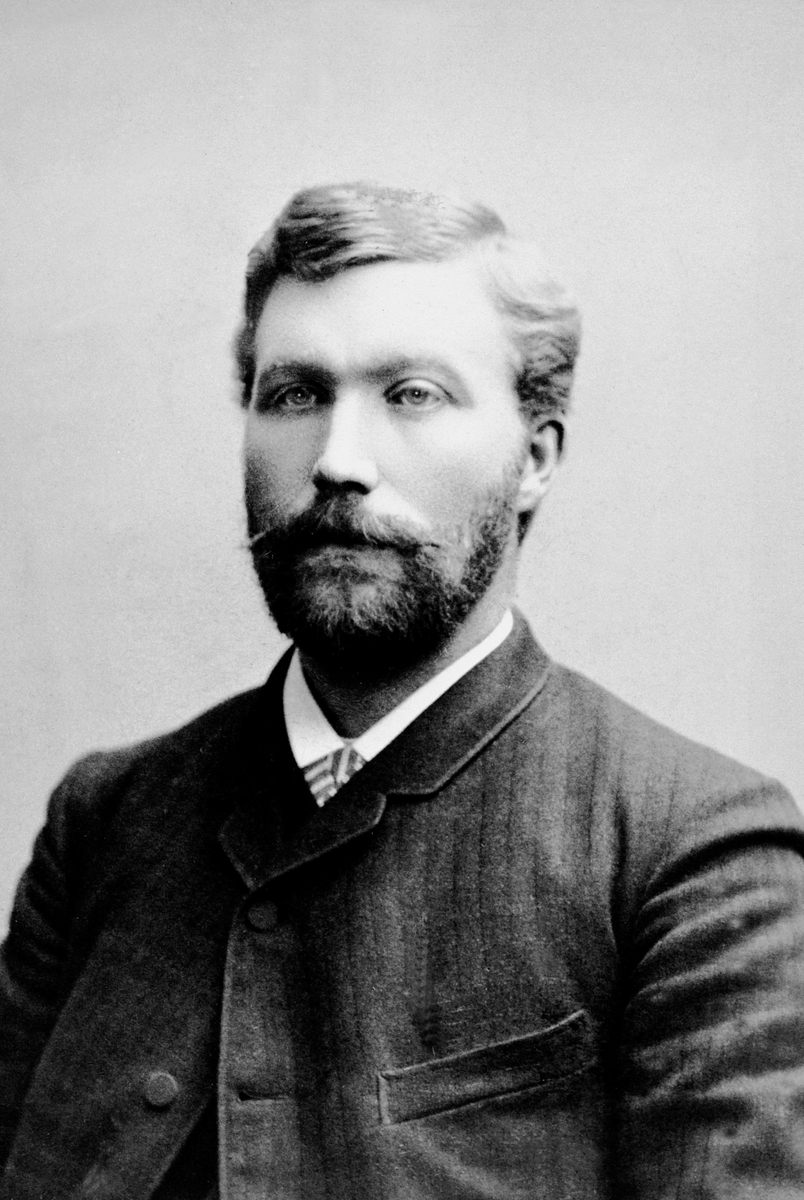 Portrett av Hans Gulbrandsen Dæhli (1862-1921), Dæhli, Nes, Hedmark ...