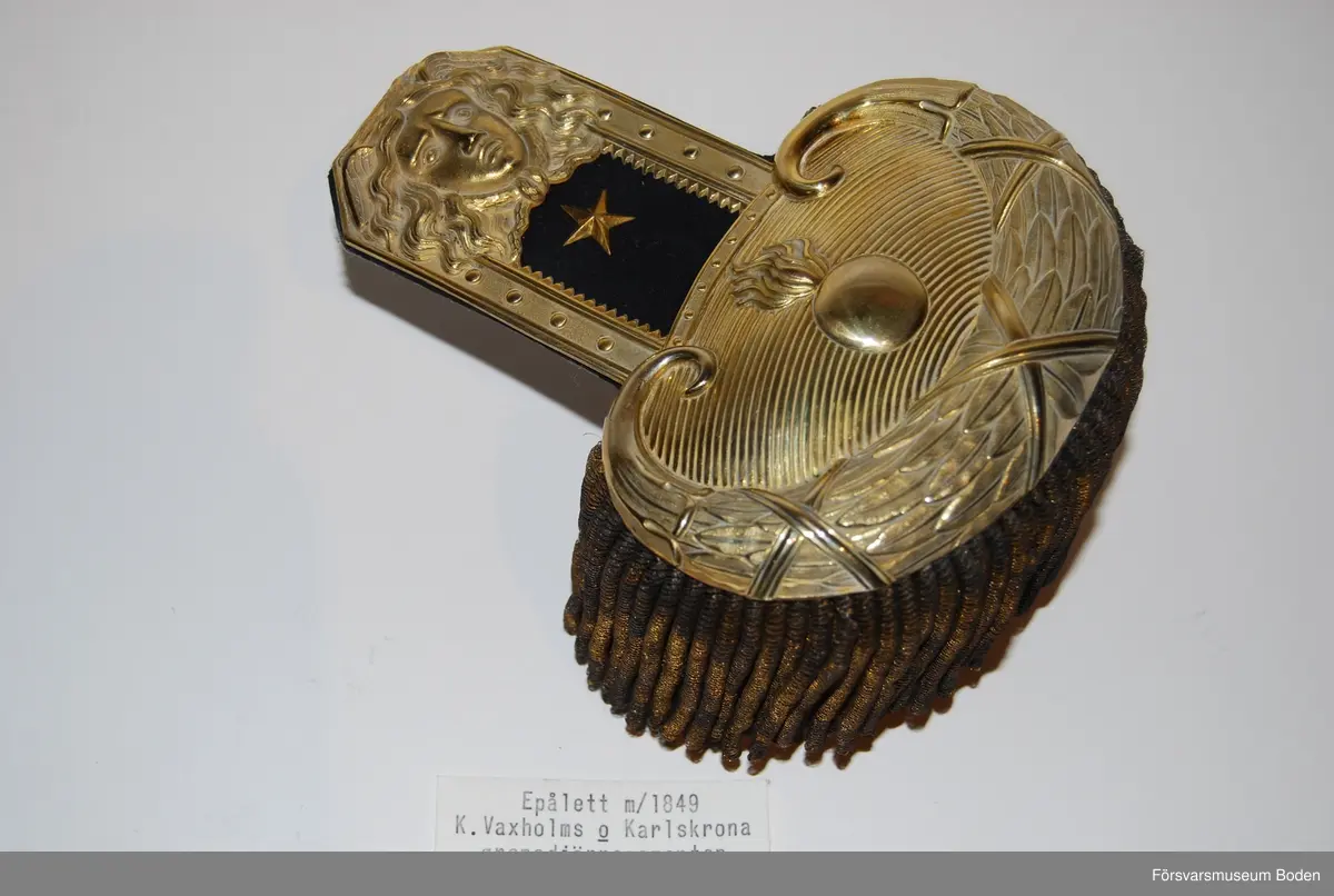 Epålett m/1849 - Försvarsmuseum Boden / DigitaltMuseum