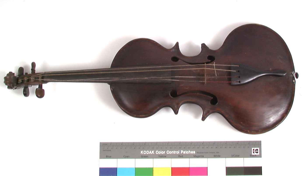 Hardingfele - Norsk Folkemuseum / DigitaltMuseum